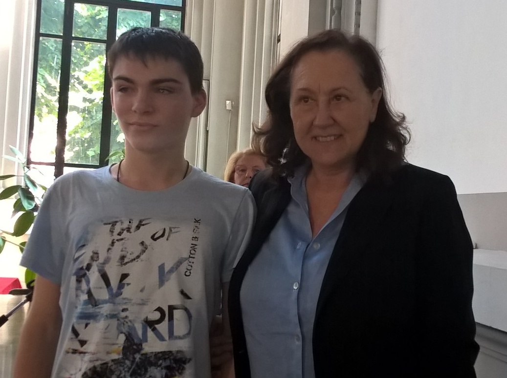 LUNEDI' TUTTE LE FOTO DEI PREMIATI ITIS E CAVOUR - Prima Vercelli LUNEDI' TUTTE LE FOTO DEI PREMIATI ITIS E CAVOUR - Prima Vercelli
