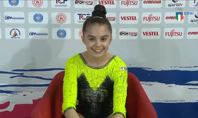 Vercelli in festa per l'oro mondiale nel corpo libero di Giulia Perotti ...