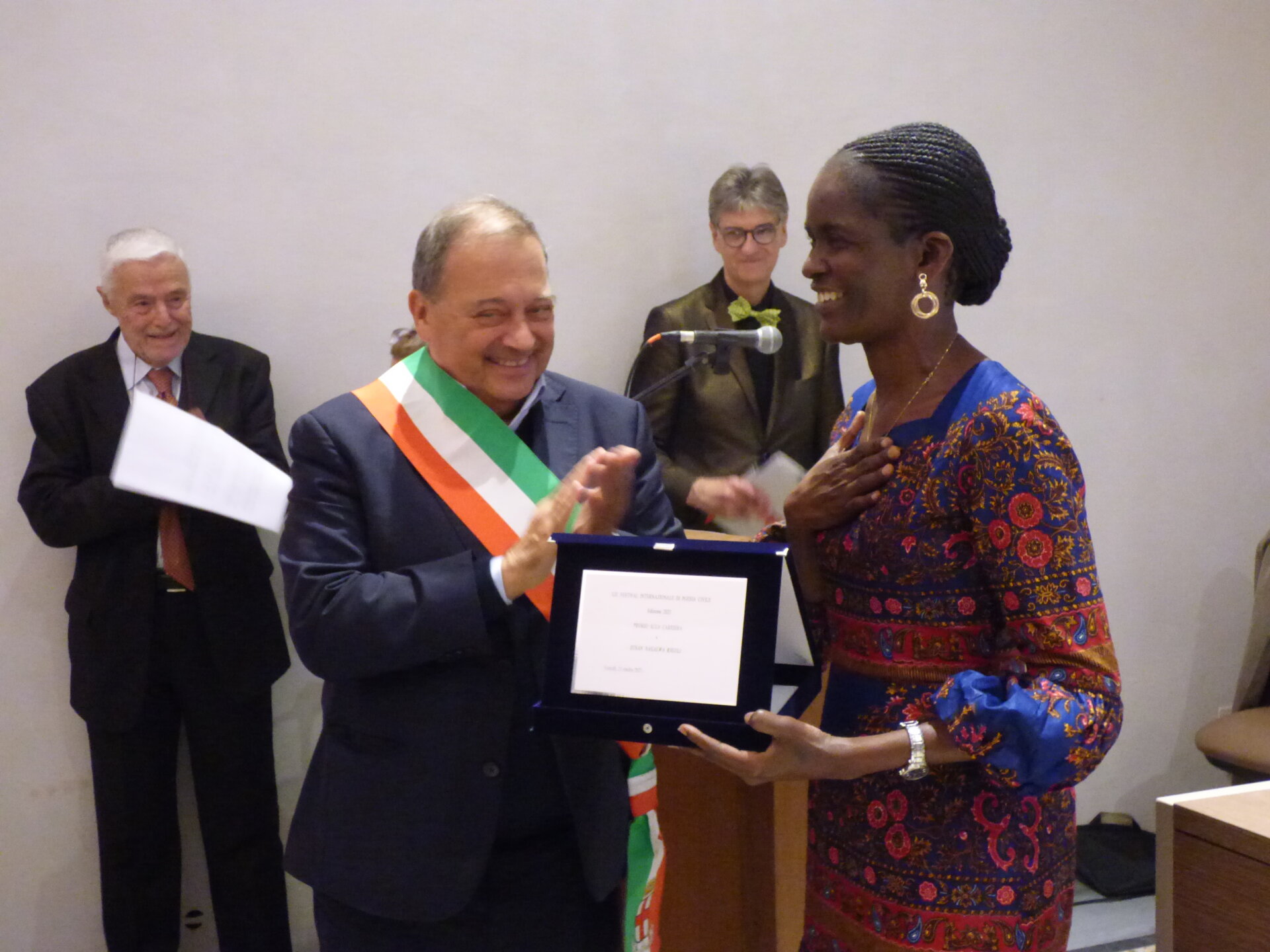 Premio Poesia Civile Città di Vercelli: premiata la poetessa ugandese ...